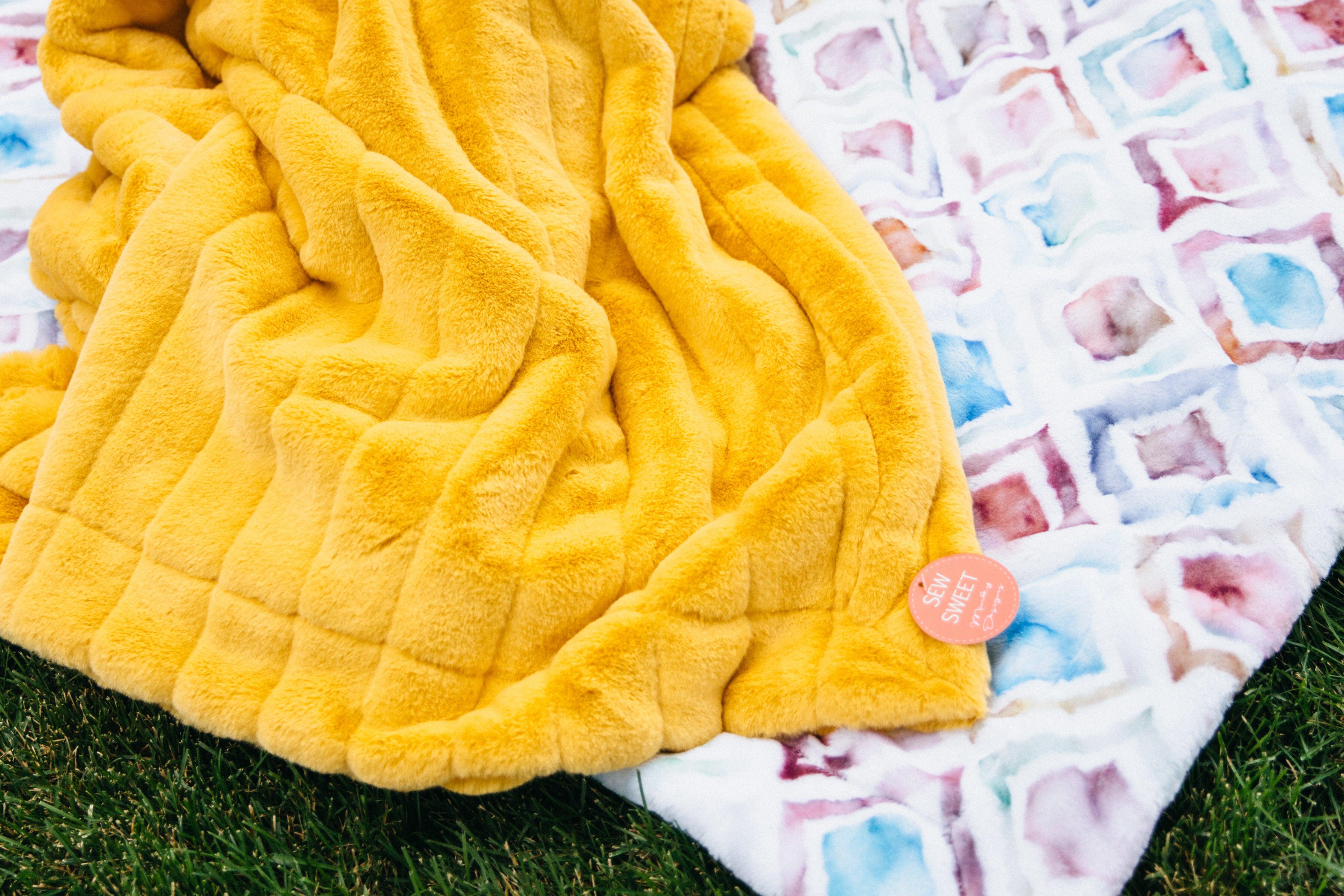 Minky Blanket Trends: What’s Hot for Fall/Winter 2024 – Sew Sweet Minky ...